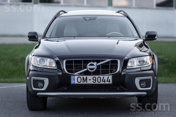 Melns Volvo XC70 2012 Tukums, ar dzinēja tilpumu 2.00 L un nobraukumu 248 tūkst. km par 8990 €, foto 3 vietnē AUTOMOTO.COM.LV