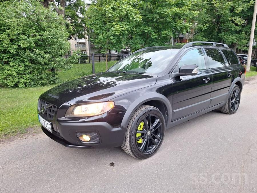 Black Volvo XC70 2012 in Riga, with an engine capacity of 3.20 L and mileage of 341 thousand km for 4500 €, photo 1 on AUTOMOTO.COM.LV