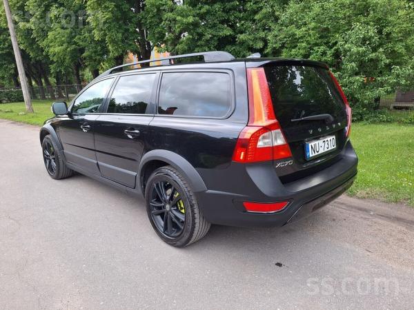 Melns Volvo XC70 2012 Rīga, ar dzinēja tilpumu 3.20 L un nobraukumu 341 tūkst. km par 4500 €, foto 2 vietnē AUTOMOTO.COM.LV