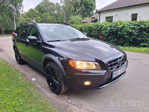 Black Volvo XC70 2012 in Riga, with an engine capacity of 3.20 L and mileage of 341 thousand km for 4500 €, photo 4 on AUTOMOTO.COM.LV