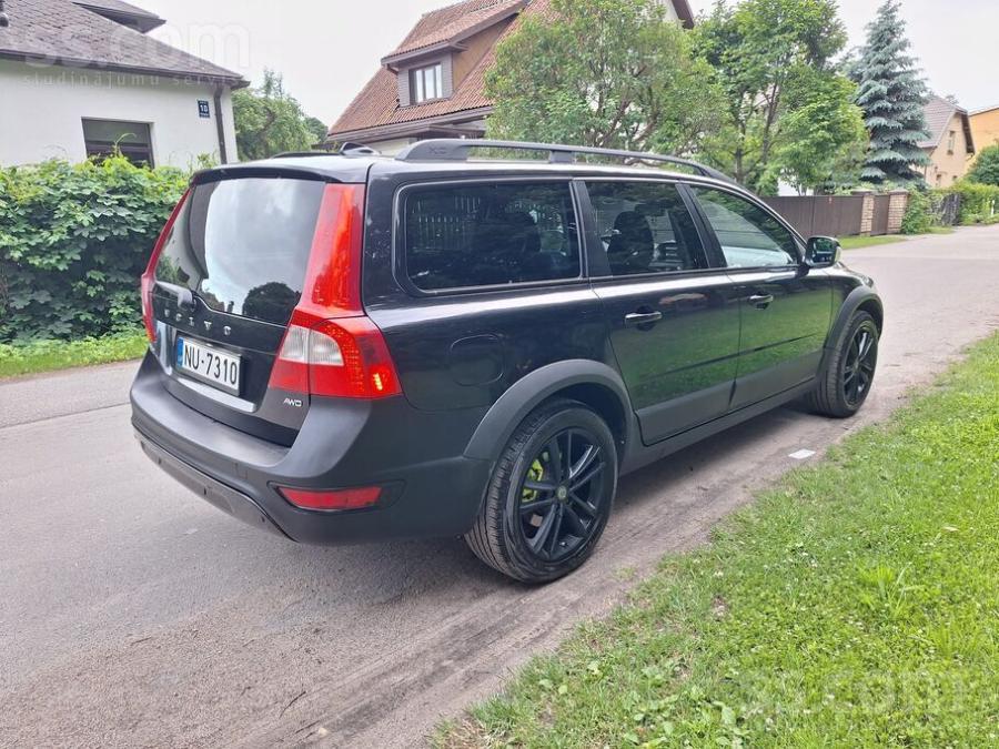 Black Volvo XC70 2012 in Riga, with an engine capacity of 3.20 L and mileage of 341 thousand km for 4500 €, photo 5 on AUTOMOTO.COM.LV