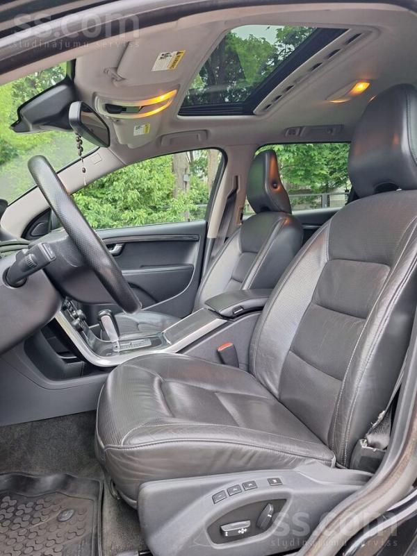 Melns Volvo XC70 2012 Rīga, ar dzinēja tilpumu 3.20 L un nobraukumu 341 tūkst. km par 4500 €, foto 6 vietnē AUTOMOTO.COM.LV