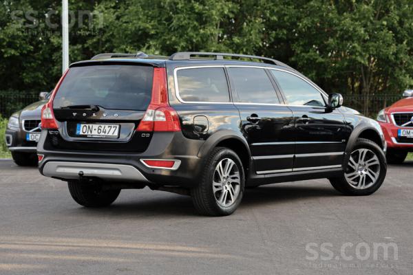 Black Volvo XC70 2012 in Jelgava, with an engine capacity of 2.00 L and mileage of 0 thousand km for 9850 €, photo 4 on AUTOMOTO.COM.LV