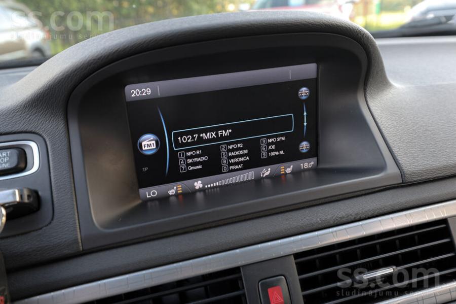 Melns Volvo XC70 2012 Jelgava, ar dzinēja tilpumu 2.00 L un nobraukumu 0 tūkst. km par 9850 €, foto 15 vietnē AUTOMOTO.COM.LV
