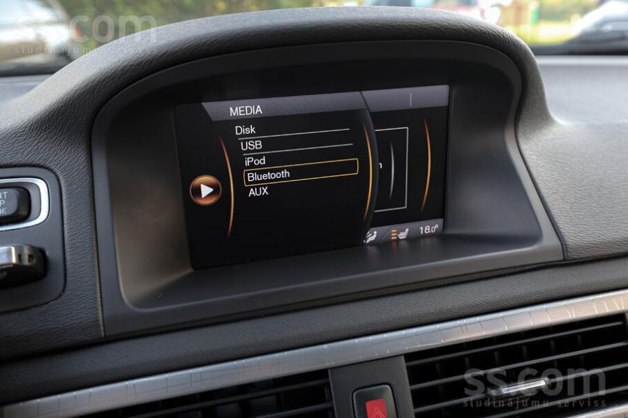 Melns Volvo XC70 2012 Jelgava, ar dzinēja tilpumu 2.00 L un nobraukumu 0 tūkst. km par 9850 €, foto 17 vietnē AUTOMOTO.COM.LV