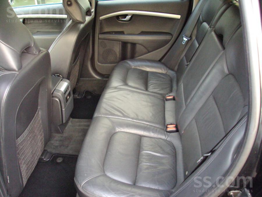 Melns Volvo XC70 2012 Rīga, ar dzinēja tilpumu 2.40 L un nobraukumu 244 tūkst. km par 9700 €, foto 4 vietnē AUTOMOTO.COM.LV
