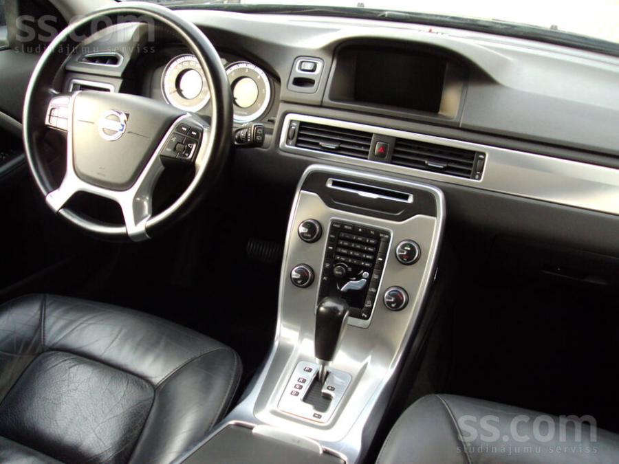 Melns Volvo XC70 2012 Rīga, ar dzinēja tilpumu 2.40 L un nobraukumu 244 tūkst. km par 9700 €, foto 5 vietnē AUTOMOTO.COM.LV