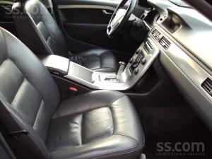 Melns Volvo XC70 2012 Rīga, ar dzinēja tilpumu 2.40 L un nobraukumu 244 tūkst. km par 9700 €, foto 6 vietnē AUTOMOTO.COM.LV