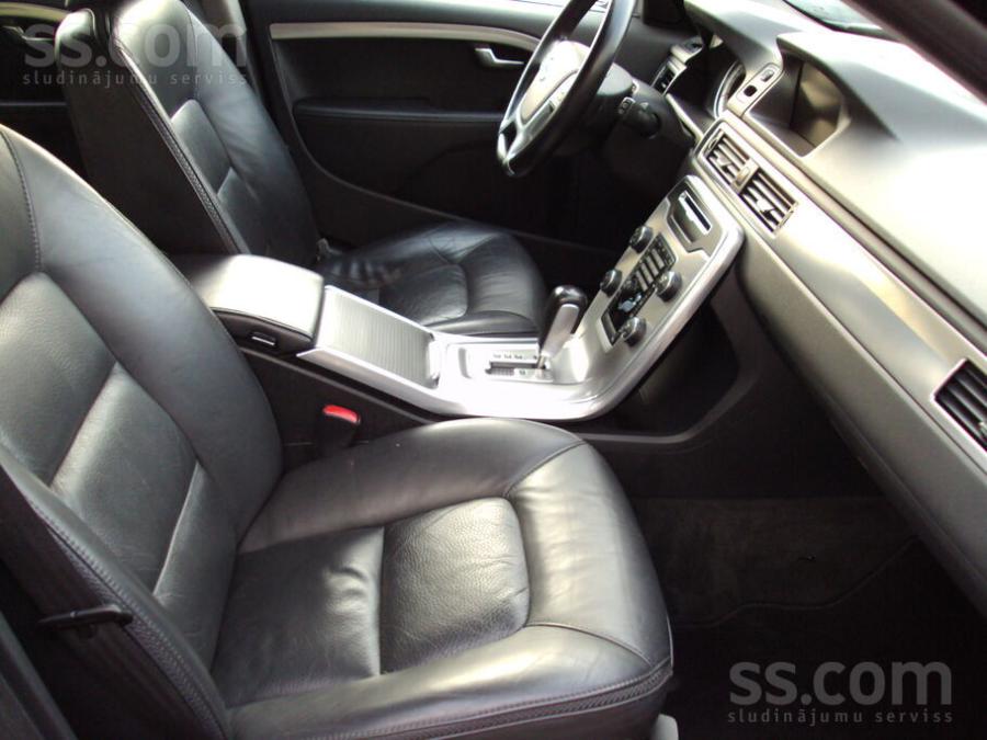 Melns Volvo XC70 2012 Rīga, ar dzinēja tilpumu 2.40 L un nobraukumu 244 tūkst. km par 9700 €, foto 6 vietnē AUTOMOTO.COM.LV