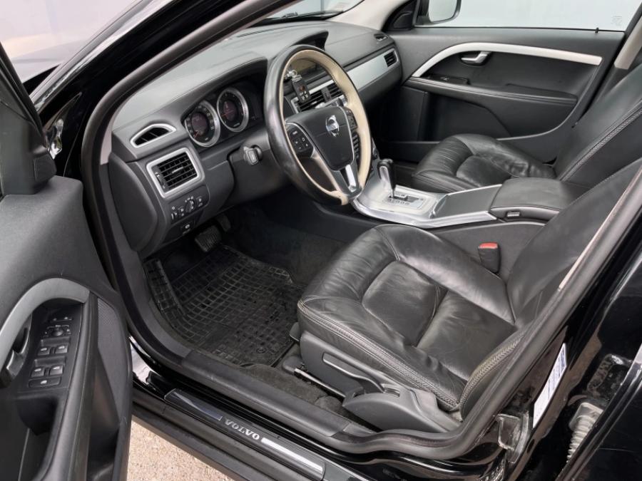 Melns Volvo XC70 2012 Rīga, ar dzinēja tilpumu 2.40 L un nobraukumu 399 tūkst. km par 9250 €, foto 6 vietnē AUTOMOTO.COM.LV