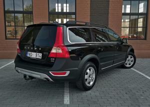 Black Volvo XC70 2012 in Riga, with an engine capacity of 2.40 L and mileage of 400 thousand km for 9390 €, photo 6 on AUTOMOTO.COM.LV