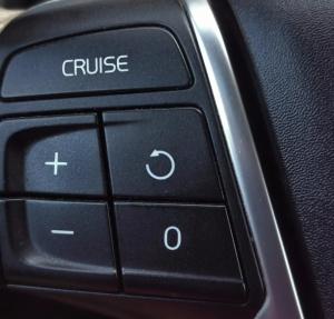 Black Volvo XC70 2012 in Riga, with an engine capacity of 2.40 L and mileage of 400 thousand km for 9390 €, photo 18 on AUTOMOTO.COM.LV