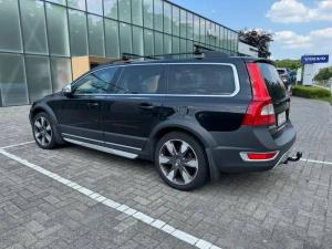 Black Volvo XC70 2012 in Riga, with an engine capacity of 2.40 L and mileage of 255 thousand km for 11995 €, photo 3 on AUTOMOTO.COM.LV