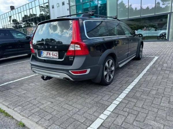 Black Volvo XC70 2012 in Riga, with an engine capacity of 2.40 L and mileage of 255 thousand km for 11995 €, photo 3 on AUTOMOTO.COM.LV
