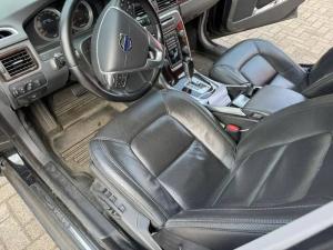 Black Volvo XC70 2012 in Riga, with an engine capacity of 2.40 L and mileage of 255 thousand km for 11995 €, photo 8 on AUTOMOTO.COM.LV