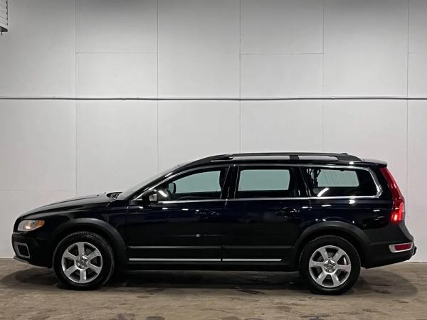 Melns Volvo XC70 2012 Jūrmala, ar dzinēja tilpumu 2.40 L un nobraukumu 323 tūkst. km par 9850 €, foto 8 vietnē AUTOMOTO.COM.LV