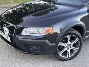 Black Volvo XC70 2012 in Jonava, with an engine capacity of 2.40 L and mileage of 333 thousand km for 11500 €, photo 3 on AUTOMOTO.COM.LV