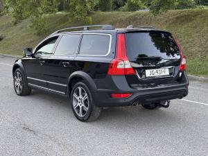 Black Volvo XC70 2012 in Jonava, with an engine capacity of 2.40 L and mileage of 333 thousand km for 11500 €, photo 7 on AUTOMOTO.COM.LV