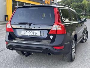 Black Volvo XC70 2012 in Jonava, with an engine capacity of 2.40 L and mileage of 333 thousand km for 11500 €, photo 12 on AUTOMOTO.COM.LV