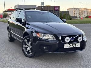 Black Volvo XC70 2012 in Jonava, with an engine capacity of 2.40 L and mileage of 333 thousand km for 11500 €, photo 16 on AUTOMOTO.COM.LV