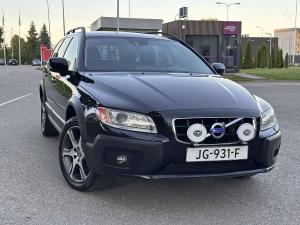 Black Volvo XC70 2012 in Jonava, with an engine capacity of 2.40 L and mileage of 333 thousand km for 11500 €, photo 17 on AUTOMOTO.COM.LV