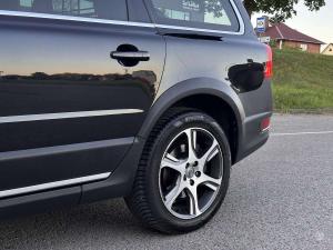 Black Volvo XC70 2012 in Jonava, with an engine capacity of 2.40 L and mileage of 333 thousand km for 11500 €, photo 20 on AUTOMOTO.COM.LV