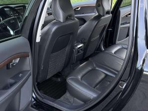 Black Volvo XC70 2012 in Jonava, with an engine capacity of 2.40 L and mileage of 333 thousand km for 11500 €, photo 34 on AUTOMOTO.COM.LV