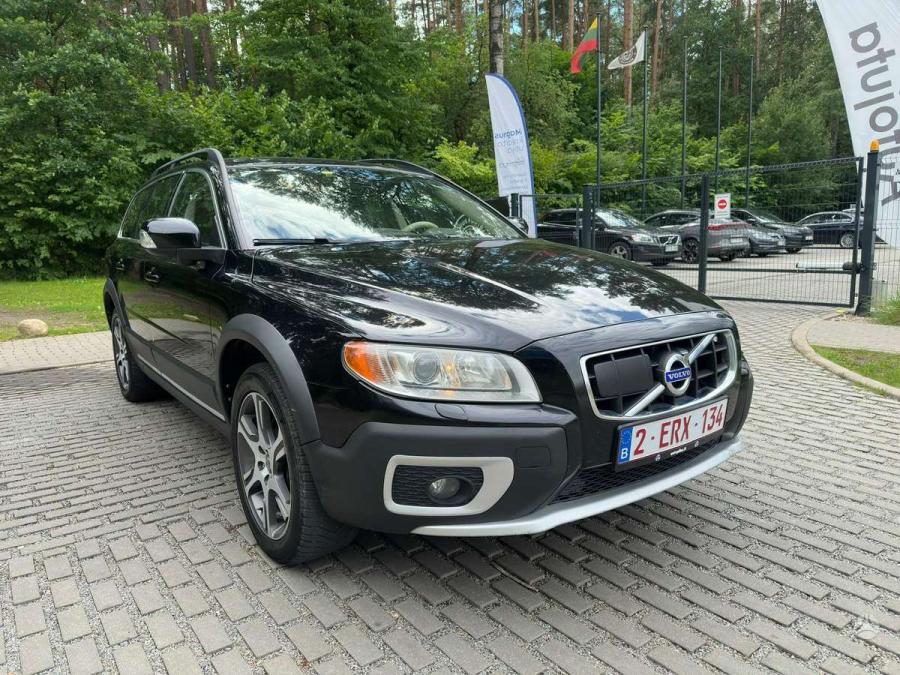 Melns Volvo XC70 2012 Viļņa, ar dzinēja tilpumu 1.98 L un nobraukumu 300 tūkst. km par 8700 €, foto 12 vietnē AUTOMOTO.COM.LV