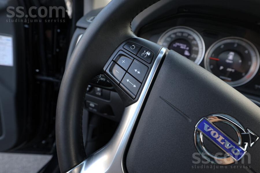 Black Volvo XC70 2012 in Jelgava, with an engine capacity of 2.00 L and mileage of 0 thousand km for 10500 €, photo 23 on AUTOMOTO.COM.LV