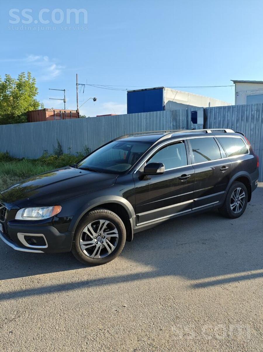 Melns Volvo XC70 2012 Rīga, ar dzinēja tilpumu 2.00 L un nobraukumu 303 tūkst. km par 9500 €, foto 1 vietnē AUTOMOTO.COM.LV