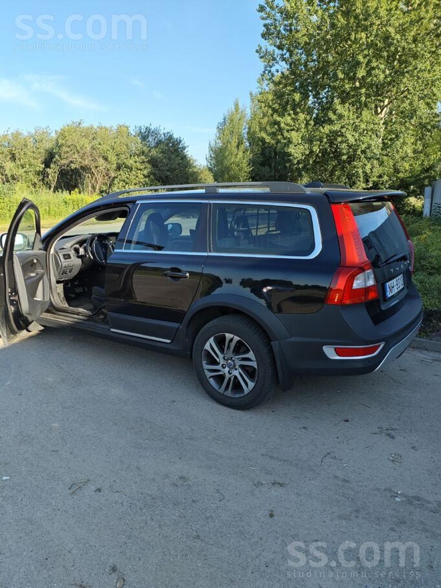 Melns Volvo XC70 2012 Rīga, ar dzinēja tilpumu 2.00 L un nobraukumu 303 tūkst. km par 9500 €, foto 4 vietnē AUTOMOTO.COM.LV