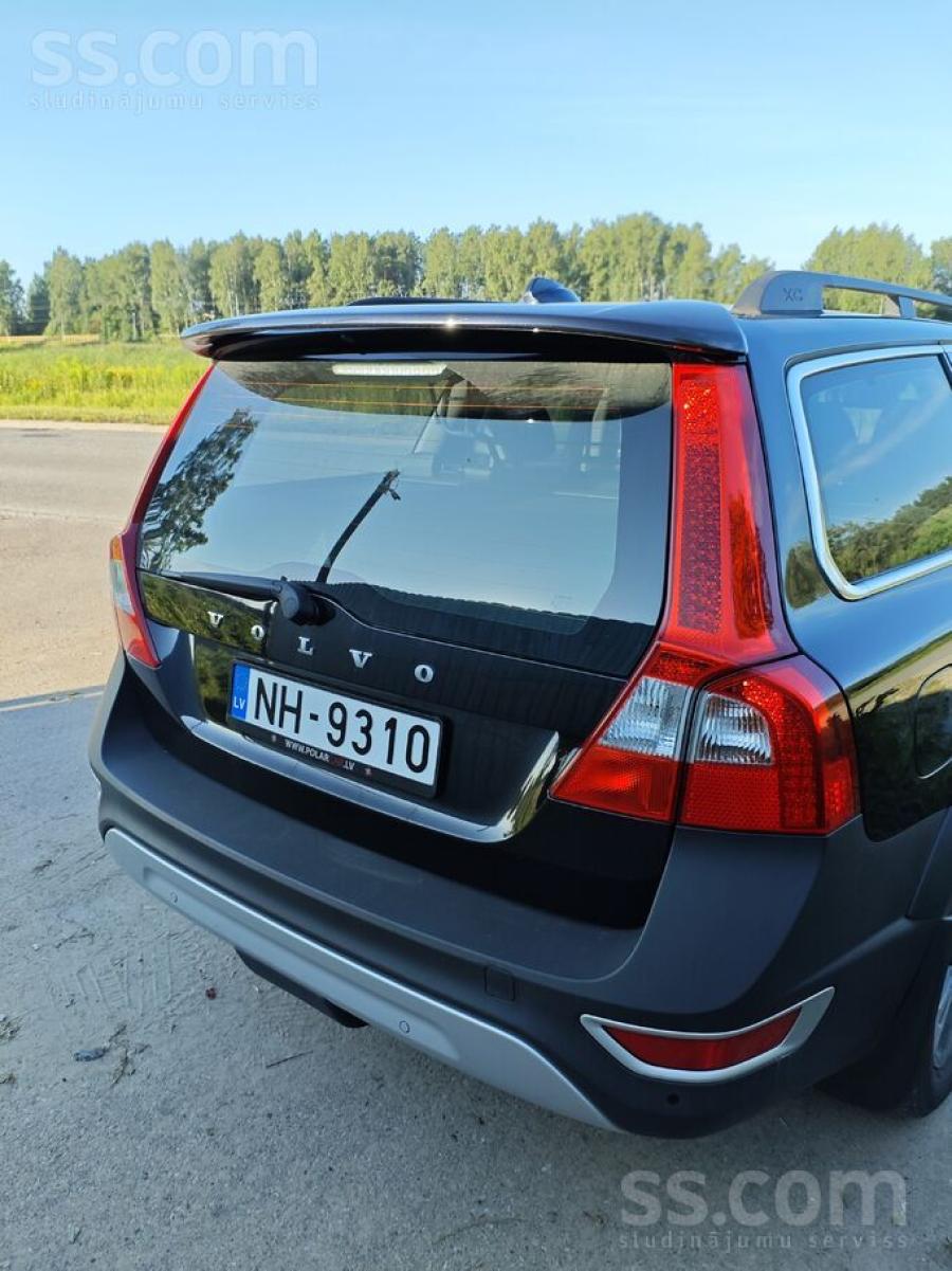 Melns Volvo XC70 2012 Rīga, ar dzinēja tilpumu 2.00 L un nobraukumu 303 tūkst. km par 9500 €, foto 6 vietnē AUTOMOTO.COM.LV