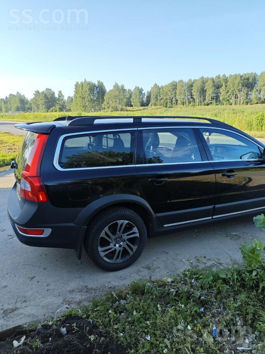 Melns Volvo XC70 2012 Rīga, ar dzinēja tilpumu 2.00 L un nobraukumu 303 tūkst. km par 9500 €, foto 7 vietnē AUTOMOTO.COM.LV