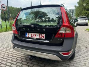Black Volvo XC70 2012 in Vilnius, with an engine capacity of 1.98 L and mileage of 300 thousand km for 8550 €, photo 9 on AUTOMOTO.COM.LV