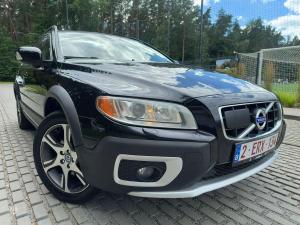 Black Volvo XC70 2012 in Vilnius, with an engine capacity of 1.98 L and mileage of 300 thousand km for 8550 €, photo 14 on AUTOMOTO.COM.LV