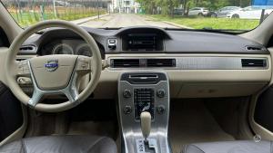 Black Volvo XC70 2012 in Vilnius, with an engine capacity of 1.98 L and mileage of 300 thousand km for 8550 €, photo 15 on AUTOMOTO.COM.LV