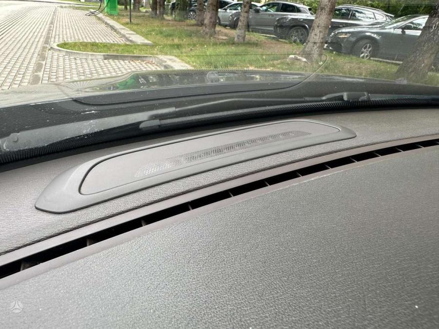 Black Volvo XC70 2012 in Vilnius, with an engine capacity of 1.98 L and mileage of 300 thousand km for 8550 €, photo 34 on AUTOMOTO.COM.LV