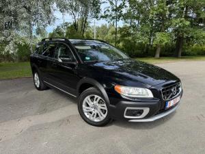 Black Volvo XC70 2012 in Jurmala, with an engine capacity of 2.40 L and mileage of 244 thousand km for 7999 €, photo 5 on AUTOMOTO.COM.LV