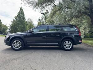 Black Volvo XC70 2012 in Jurmala, with an engine capacity of 2.40 L and mileage of 244 thousand km for 7999 €, photo 6 on AUTOMOTO.COM.LV