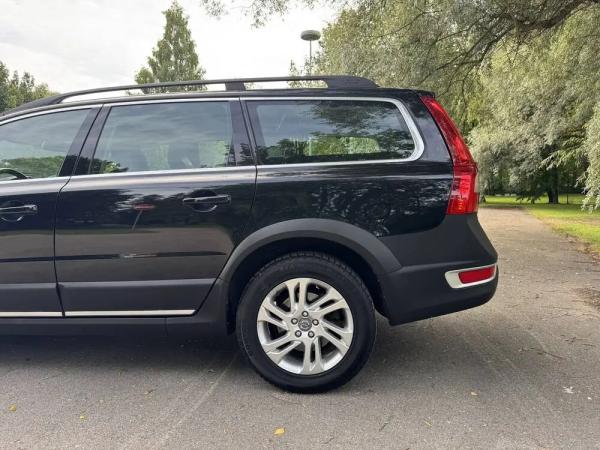 Melns Volvo XC70 2012 Jūrmala, ar dzinēja tilpumu 2.40 L un nobraukumu 244 tūkst. km par 7999 €, foto 9 vietnē AUTOMOTO.COM.LV