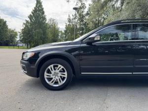 Black Volvo XC70 2012 in Jurmala, with an engine capacity of 2.40 L and mileage of 244 thousand km for 7999 €, photo 11 on AUTOMOTO.COM.LV