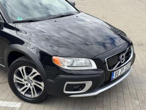 Black Volvo XC70 2012 in Jonava, with an engine capacity of 2.40 L and mileage of 326 thousand km for 8999 €, photo 12 on AUTOMOTO.COM.LV