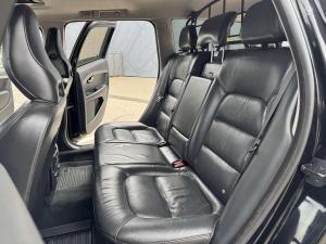 Black Volvo XC70 2012 in Jonava, with an engine capacity of 2.40 L and mileage of 326 thousand km for 8999 €, photo 16 on AUTOMOTO.COM.LV
