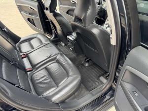 Black Volvo XC70 2012 in Jonava, with an engine capacity of 2.40 L and mileage of 326 thousand km for 8999 €, photo 18 on AUTOMOTO.COM.LV