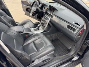 Black Volvo XC70 2012 in Jonava, with an engine capacity of 2.40 L and mileage of 326 thousand km for 8999 €, photo 20 on AUTOMOTO.COM.LV