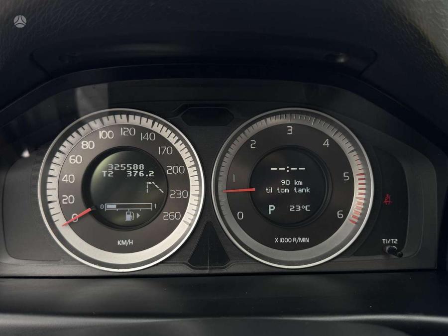 Black Volvo XC70 2012 in Jonava, with an engine capacity of 2.40 L and mileage of 326 thousand km for 8999 €, photo 22 on AUTOMOTO.COM.LV
