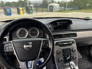 Black Volvo XC70 2012 in Jonava, with an engine capacity of 2.40 L and mileage of 326 thousand km for 8999 €, photo 28 on AUTOMOTO.COM.LV