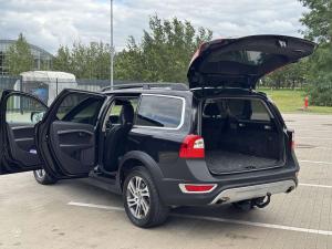 Black Volvo XC70 2012 in Jonava, with an engine capacity of 2.40 L and mileage of 326 thousand km for 8999 €, photo 33 on AUTOMOTO.COM.LV