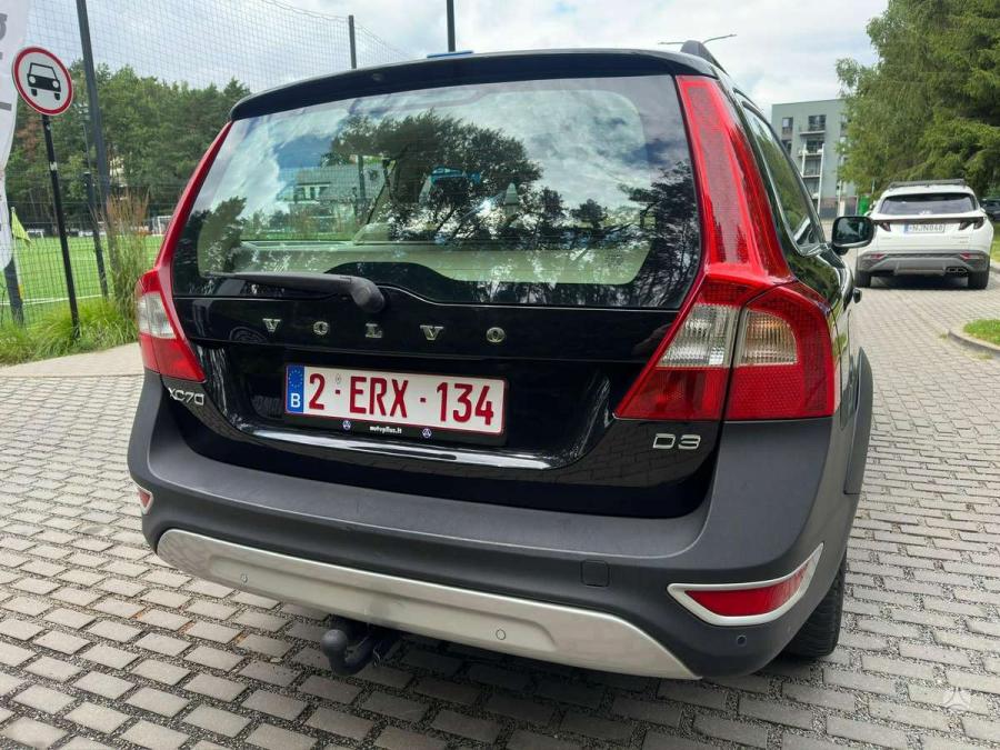 Melns Volvo XC70 2012 Viļņa, ar dzinēja tilpumu 1.98 L un nobraukumu 300 tūkst. km par 7900 €, foto 9 vietnē AUTOMOTO.COM.LV