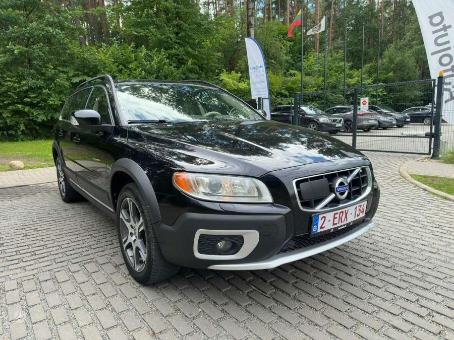 Melns Volvo XC70 2012 Viļņa, ar dzinēja tilpumu 1.98 L un nobraukumu 300 tūkst. km par 7900 €, foto 12 vietnē AUTOMOTO.COM.LV
